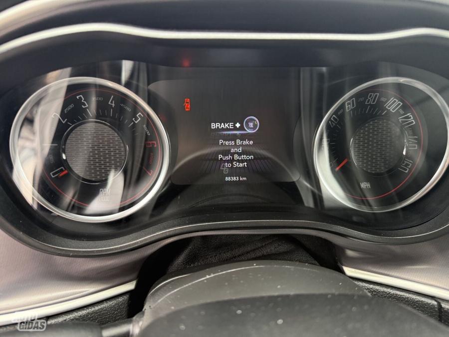 Balts Dodge Challenger 2021 Kretinga, ar dzinēja tilpumu 5.70 L un nobraukumu 88 tūkst. km par 22900 €, foto 12 vietnē AUTOMOTO.COM.LV