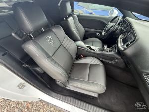 Balts Dodge Challenger 2021 Kretinga, ar dzinēja tilpumu 5.70 L un nobraukumu 88 tūkst. km par 22900 €, foto 19 vietnē AUTOMOTO.COM.LV