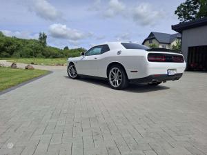 Balts Dodge Challenger 2022 Telšiai, ar dzinēja tilpumu 3.60 L un nobraukumu 73 tūkst. km par 17500 €, foto 7 vietnē AUTOMOTO.COM.LV