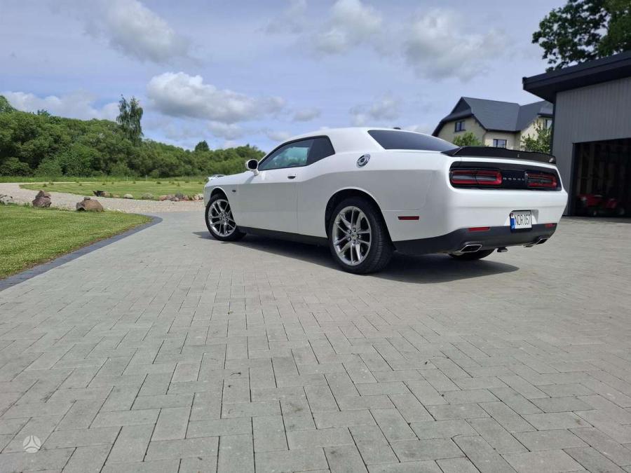 Balts Dodge Challenger 2022 Telšiai, ar dzinēja tilpumu 3.60 L un nobraukumu 73 tūkst. km par 17500 €, foto 7 vietnē AUTOMOTO.COM.LV