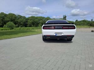 Balts Dodge Challenger 2022 Telšiai, ar dzinēja tilpumu 3.60 L un nobraukumu 73 tūkst. km par 17500 €, foto 8 vietnē AUTOMOTO.COM.LV