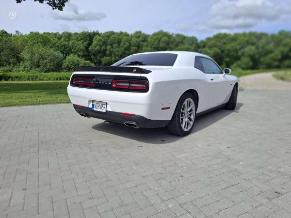Balts Dodge Challenger 2022 Telšiai, ar dzinēja tilpumu 3.60 L un nobraukumu 73 tūkst. km par 17500 €, foto 9 vietnē AUTOMOTO.COM.LV