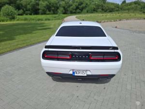 Balts Dodge Challenger 2022 Telšiai, ar dzinēja tilpumu 3.60 L un nobraukumu 73 tūkst. km par 17500 €, foto 12 vietnē AUTOMOTO.COM.LV