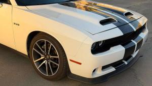 Balts Dodge Challenger 2023 Klaipėda, ar dzinēja tilpumu 5.65 L un nobraukumu 61 tūkst. km par 27900 €, foto 10 vietnē AUTOMOTO.COM.LV