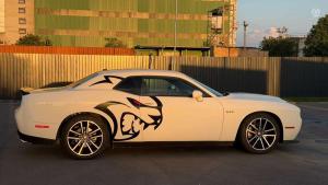 Balts Dodge Challenger 2023 Klaipėda, ar dzinēja tilpumu 5.65 L un nobraukumu 61 tūkst. km par 27900 €, foto 14 vietnē AUTOMOTO.COM.LV