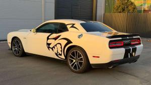 Balts Dodge Challenger 2023 Klaipėda, ar dzinēja tilpumu 5.65 L un nobraukumu 61 tūkst. km par 27900 €, foto 19 vietnē AUTOMOTO.COM.LV