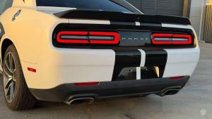 Balts Dodge Challenger 2023 Klaipėda, ar dzinēja tilpumu 5.65 L un nobraukumu 61 tūkst. km par 27900 €, foto 21 vietnē AUTOMOTO.COM.LV