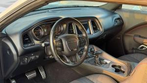 Balts Dodge Challenger 2023 Klaipėda, ar dzinēja tilpumu 5.65 L un nobraukumu 61 tūkst. km par 27900 €, foto 25 vietnē AUTOMOTO.COM.LV