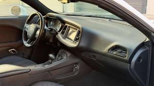 Balts Dodge Challenger 2023 Klaipėda, ar dzinēja tilpumu 5.65 L un nobraukumu 61 tūkst. km par 27900 €, foto 32 vietnē AUTOMOTO.COM.LV