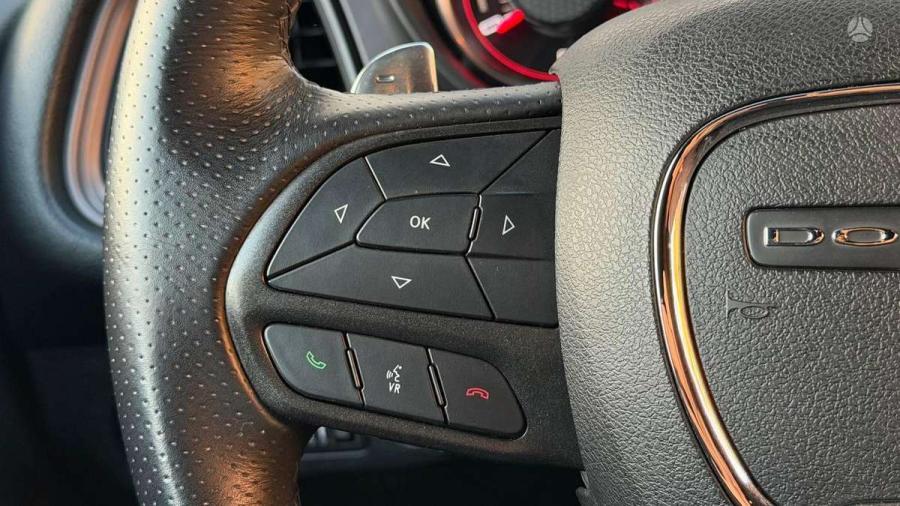 Balts Dodge Challenger 2023 Klaipėda, ar dzinēja tilpumu 5.65 L un nobraukumu 61 tūkst. km par 27900 €, foto 38 vietnē AUTOMOTO.COM.LV