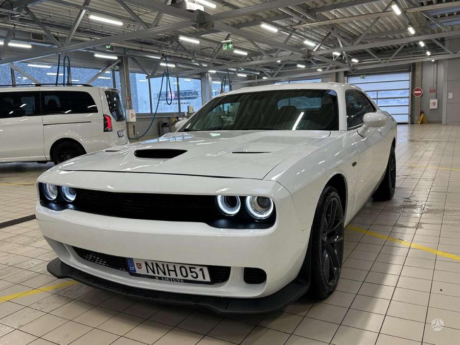 Balts Dodge Challenger 2019 Viļņa, ar dzinēja tilpumu 3.60 L un nobraukumu 159 tūkst. km par 13800 €, foto 1 vietnē AUTOMOTO.COM.LV