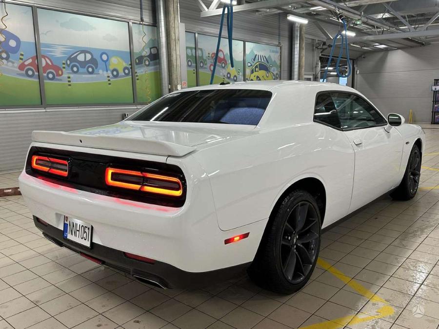 Balts Dodge Challenger 2019 Viļņa, ar dzinēja tilpumu 3.60 L un nobraukumu 159 tūkst. km par 13800 €, foto 4 vietnē AUTOMOTO.COM.LV
