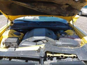 Yellow Dodge Challenger 2017 in Klaipeda, with an engine capacity of 5.70 L and mileage of 177 thousand km for 3000 €, photo 11 on AUTOMOTO.COM.LV
