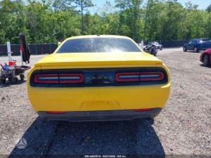 Yellow Dodge Challenger 2017 in Klaipeda, with an engine capacity of 5.70 L and mileage of 177 thousand km for 3000 €, photo 17 on AUTOMOTO.COM.LV