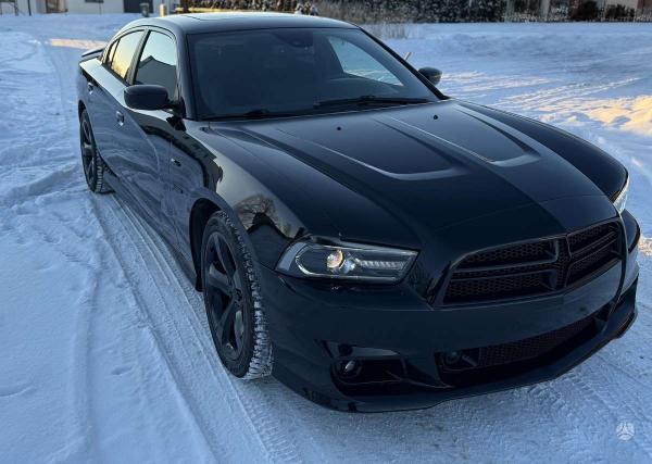 Melns Dodge Charger 2013 Kauņa, ar dzinēja tilpumu 5.65 L un nobraukumu 227 tūkst. km par 12900 €, foto 4 vietnē AUTOMOTO.COM.LV