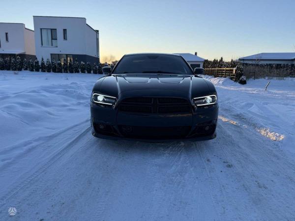 Melns Dodge Charger 2013 Kauņa, ar dzinēja tilpumu 5.65 L un nobraukumu 227 tūkst. km par 12900 €, foto 5 vietnē AUTOMOTO.COM.LV