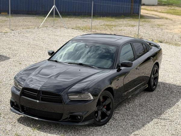 Melns Dodge Charger 2013 Kauņa, ar dzinēja tilpumu 5.65 L un nobraukumu 227 tūkst. km par 12999 €, foto 2 vietnē AUTOMOTO.COM.LV