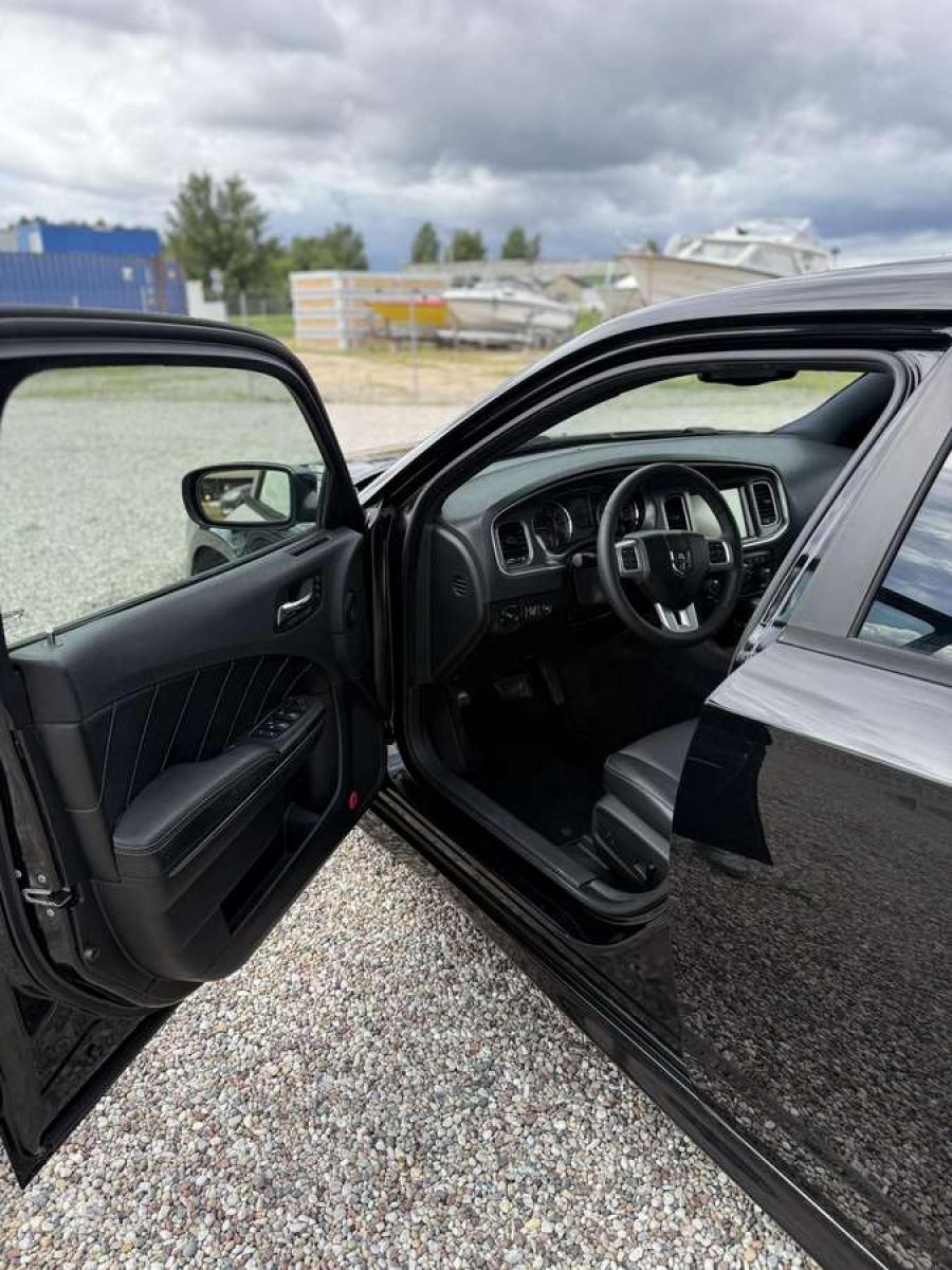 Melns Dodge Charger 2013 Kauņa, ar dzinēja tilpumu 5.65 L un nobraukumu 227 tūkst. km par 12999 €, foto 9 vietnē AUTOMOTO.COM.LV