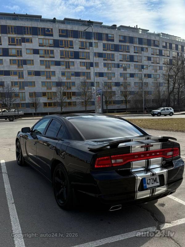 Melns Dodge Charger 2014 Tallina, ar dzinēja tilpumu 3.60 L un nobraukumu 166 tūkst. km par 17999 €, foto 6 vietnē AUTOMOTO.COM.LV