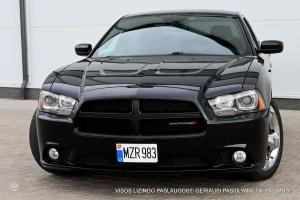 Black Dodge Charger 2015 in Kretinga, with an engine capacity of 5.70 L and mileage of 227 thousand km for 12499 €, photo 3 on AUTOMOTO.COM.LV