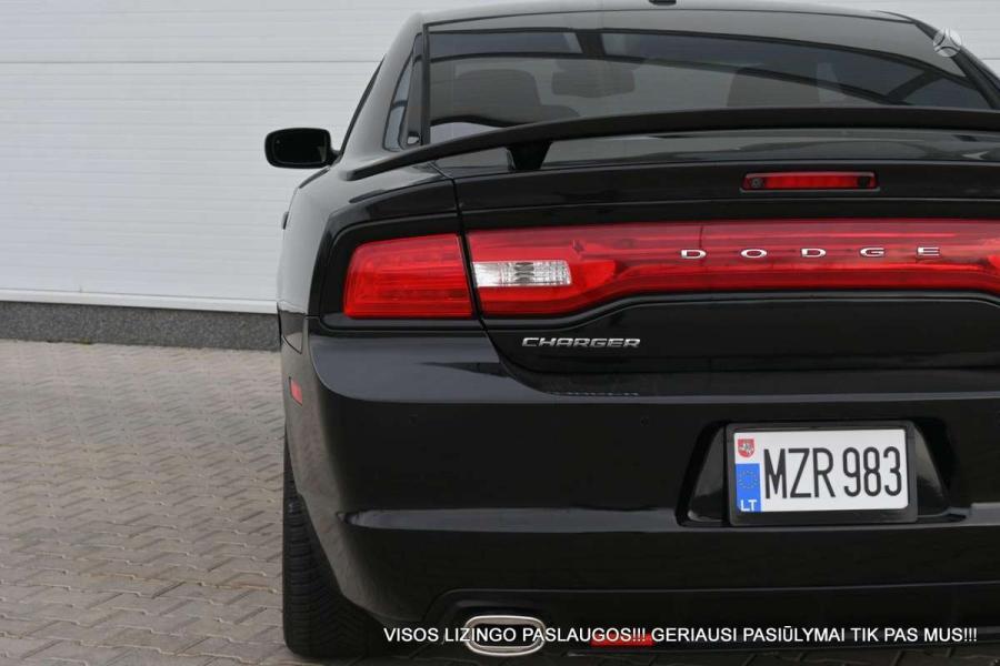 Black Dodge Charger 2015 in Kretinga, with an engine capacity of 5.70 L and mileage of 227 thousand km for 12499 €, photo 12 on AUTOMOTO.COM.LV