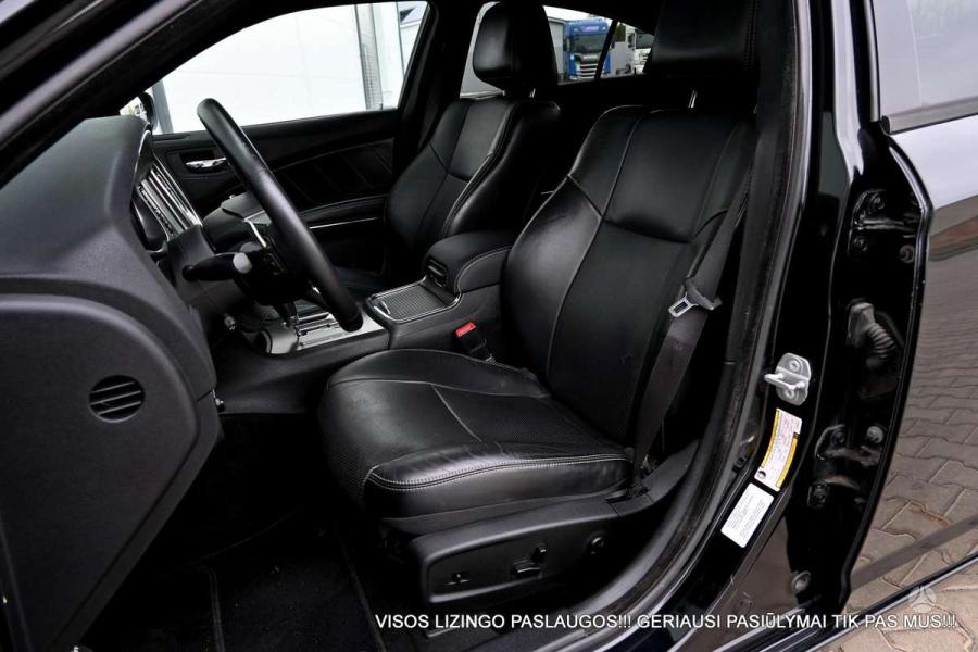 Black Dodge Charger 2015 in Kretinga, with an engine capacity of 5.70 L and mileage of 227 thousand km for 12499 €, photo 21 on AUTOMOTO.COM.LV