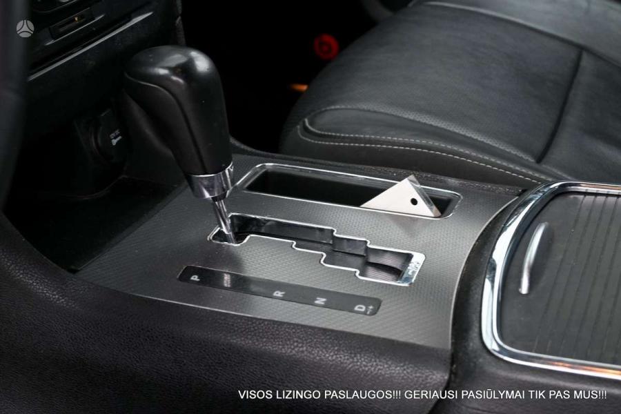 Black Dodge Charger 2015 in Kretinga, with an engine capacity of 5.70 L and mileage of 227 thousand km for 12499 €, photo 24 on AUTOMOTO.COM.LV