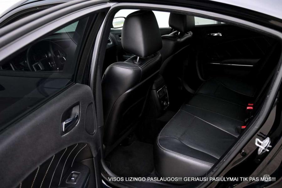 Black Dodge Charger 2015 in Kretinga, with an engine capacity of 5.70 L and mileage of 227 thousand km for 12499 €, photo 25 on AUTOMOTO.COM.LV