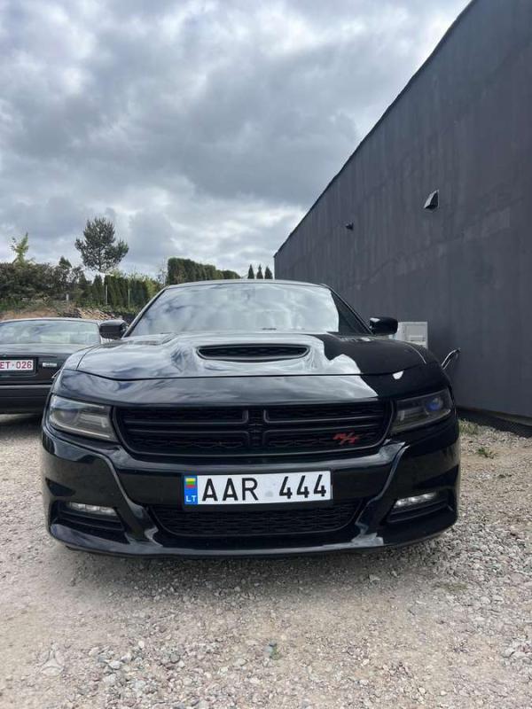 Melns Dodge Charger 2016 Alīta, ar dzinēja tilpumu 5.70 L un nobraukumu 270 tūkst. km par 19000 €, foto 4 vietnē AUTOMOTO.COM.LV