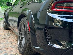 Black Dodge Charger 2016 in Vilnius, with an engine capacity of 5.70 L and mileage of 266 thousand km for 12500 €, photo 3 on AUTOMOTO.COM.LV