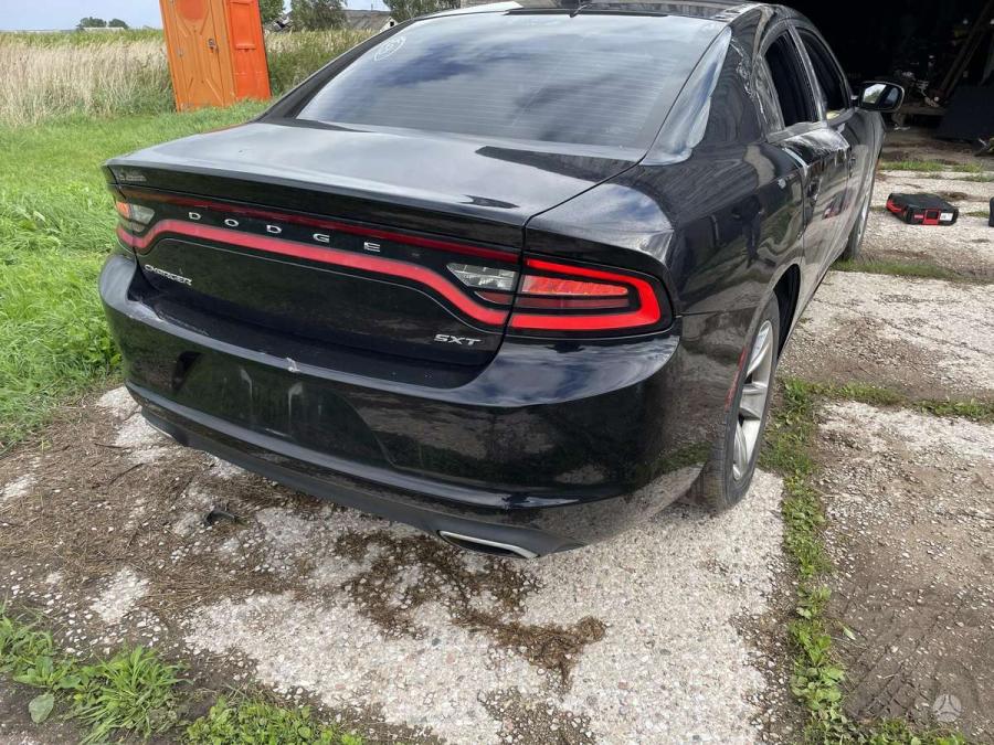 Melns Dodge Charger 2016 Alīta, ar dzinēja tilpumu 3.60 L un nobraukumu 242 tūkst. km par 7300 €, foto 5 vietnē AUTOMOTO.COM.LV