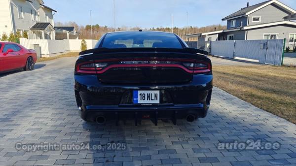 Black Dodge Charger 2018 in Tallinn, with an engine capacity of 5.70 L and mileage of 130 thousand km for 33900 €, photo 5 on AUTOMOTO.COM.LV
