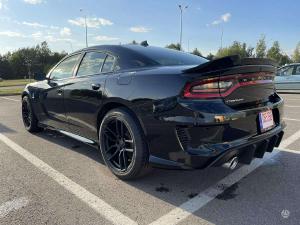 Melns Dodge Charger 2018 Kauņa, ar dzinēja tilpumu 3.60 L un nobraukumu 150 tūkst. km par 20000 €, foto 5 vietnē AUTOMOTO.COM.LV