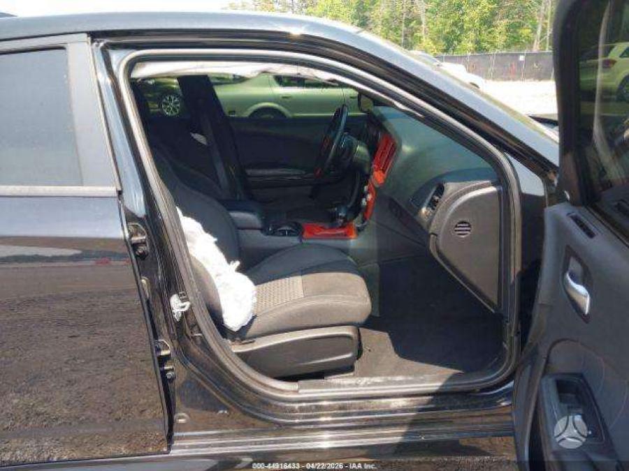Melns Dodge Charger 2019 Klaipėda, ar dzinēja tilpumu 5.65 L un nobraukumu 83 tūkst. km par 7700 €, foto 6 vietnē AUTOMOTO.COM.LV