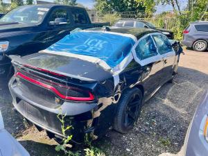 Black Dodge Charger 2020 in Ukmerge, with an engine capacity of 6.42 L and mileage of 44 thousand km for 9999 €, photo 5 on AUTOMOTO.COM.LV
