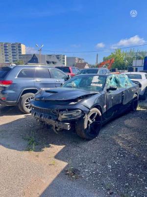 Black Dodge Charger 2020 in Ukmerge, with an engine capacity of 6.42 L and mileage of 44 thousand km for 9999 €, photo 13 on AUTOMOTO.COM.LV