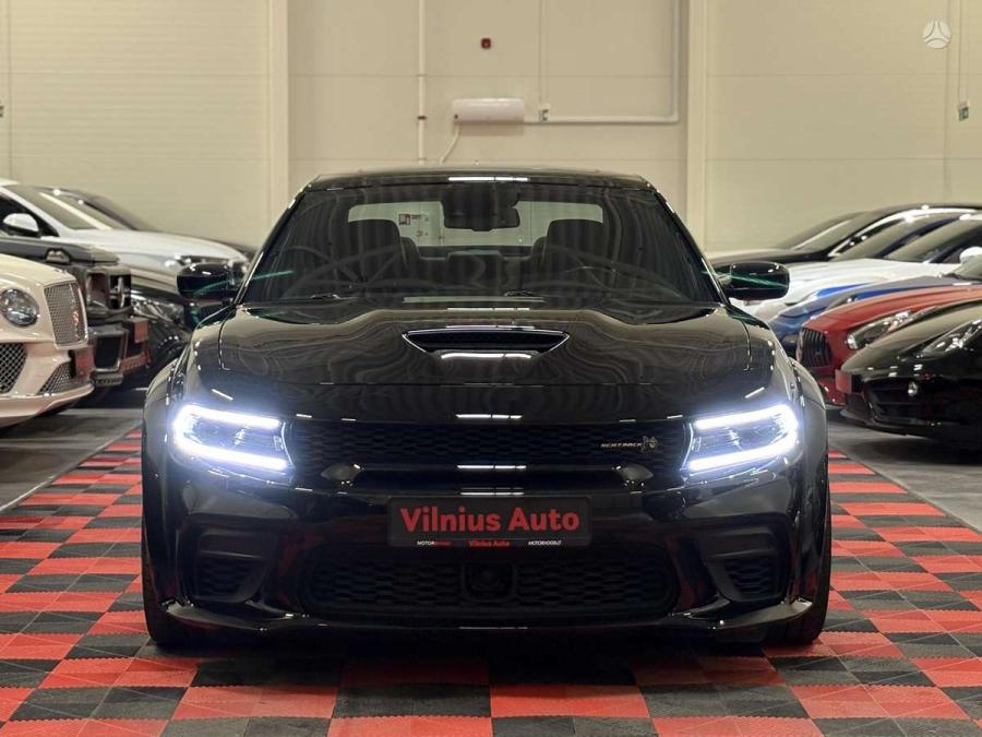 Melns Dodge Charger 2021 Viļņa, ar dzinēja tilpumu 6.42 L un nobraukumu 74 tūkst. km par 35999 €, foto 3 vietnē AUTOMOTO.COM.LV