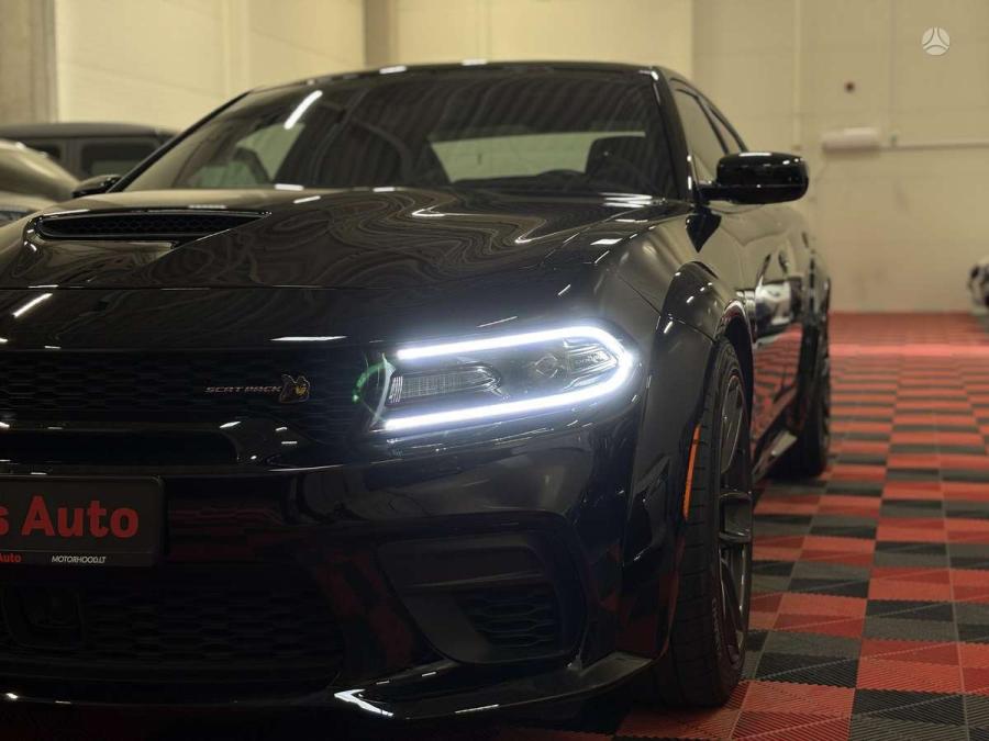 Melns Dodge Charger 2021 Viļņa, ar dzinēja tilpumu 6.42 L un nobraukumu 74 tūkst. km par 35999 €, foto 8 vietnē AUTOMOTO.COM.LV