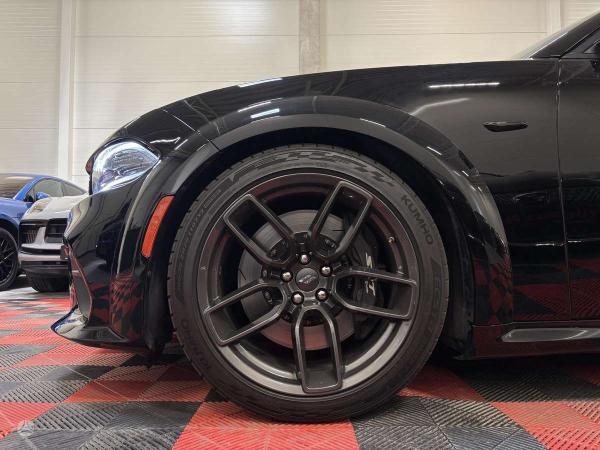 Melns Dodge Charger 2021 Viļņa, ar dzinēja tilpumu 6.42 L un nobraukumu 74 tūkst. km par 35999 €, foto 9 vietnē AUTOMOTO.COM.LV
