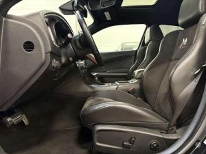 Melns Dodge Charger 2021 Viļņa, ar dzinēja tilpumu 6.42 L un nobraukumu 74 tūkst. km par 35999 €, foto 15 vietnē AUTOMOTO.COM.LV