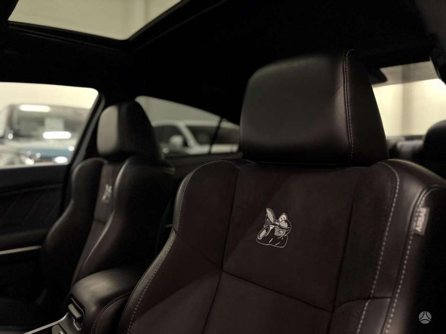 Melns Dodge Charger 2021 Viļņa, ar dzinēja tilpumu 6.42 L un nobraukumu 74 tūkst. km par 35999 €, foto 16 vietnē AUTOMOTO.COM.LV