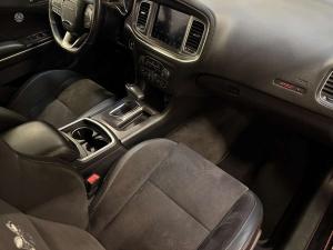 Melns Dodge Charger 2021 Viļņa, ar dzinēja tilpumu 6.42 L un nobraukumu 74 tūkst. km par 35999 €, foto 17 vietnē AUTOMOTO.COM.LV