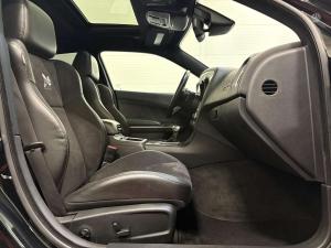 Melns Dodge Charger 2021 Viļņa, ar dzinēja tilpumu 6.42 L un nobraukumu 74 tūkst. km par 35999 €, foto 18 vietnē AUTOMOTO.COM.LV