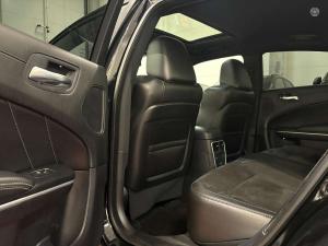 Melns Dodge Charger 2021 Viļņa, ar dzinēja tilpumu 6.42 L un nobraukumu 74 tūkst. km par 35999 €, foto 34 vietnē AUTOMOTO.COM.LV