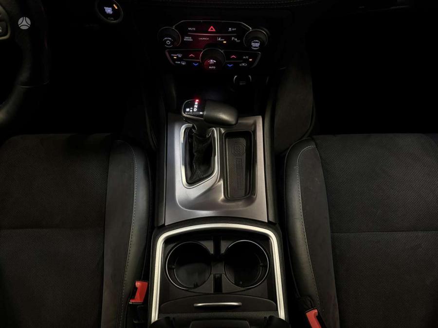 Black Dodge Charger 2021 in Vilnius, with an engine capacity of 6.42 L and mileage of 74 thousand km for 34999 €, photo 24 on AUTOMOTO.COM.LV