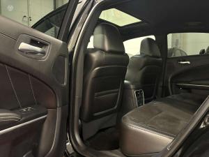 Black Dodge Charger 2021 in Vilnius, with an engine capacity of 6.42 L and mileage of 74 thousand km for 34999 €, photo 34 on AUTOMOTO.COM.LV