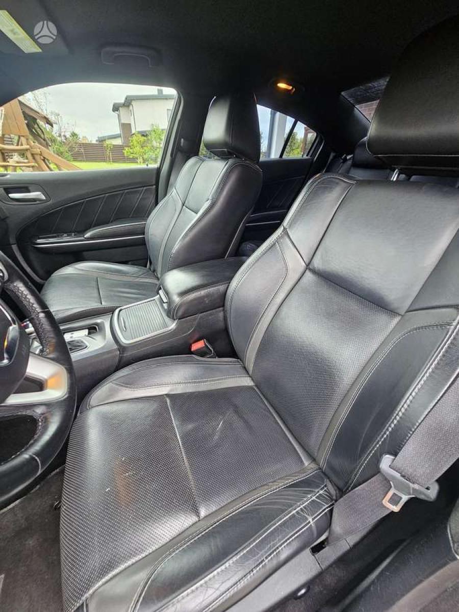 Blue Dodge Charger 2016 in Klaipeda, with an engine capacity of 3.60 L and mileage of 157 thousand km for 14000 €, photo 21 on AUTOMOTO.COM.LV