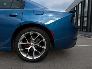 Blue Dodge Charger 2022 in Vilnius, with an engine capacity of 3.60 L and mileage of 58 thousand km for 24200 €, photo 7 on AUTOMOTO.COM.LV