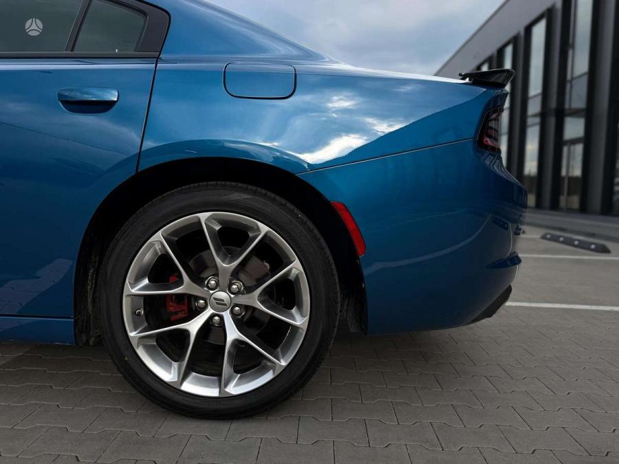Blue Dodge Charger 2022 in Vilnius, with an engine capacity of 3.60 L and mileage of 58 thousand km for 24200 €, photo 7 on AUTOMOTO.COM.LV