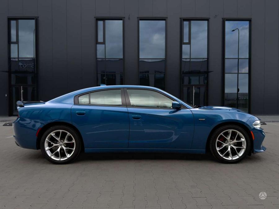 Blue Dodge Charger 2022 in Vilnius, with an engine capacity of 3.60 L and mileage of 58 thousand km for 24200 €, photo 12 on AUTOMOTO.COM.LV